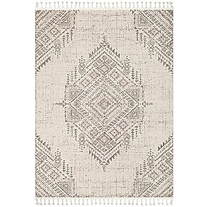 Well Woven Anita Beige Tribal Medallion (5'3" x 7'3") Area Rug