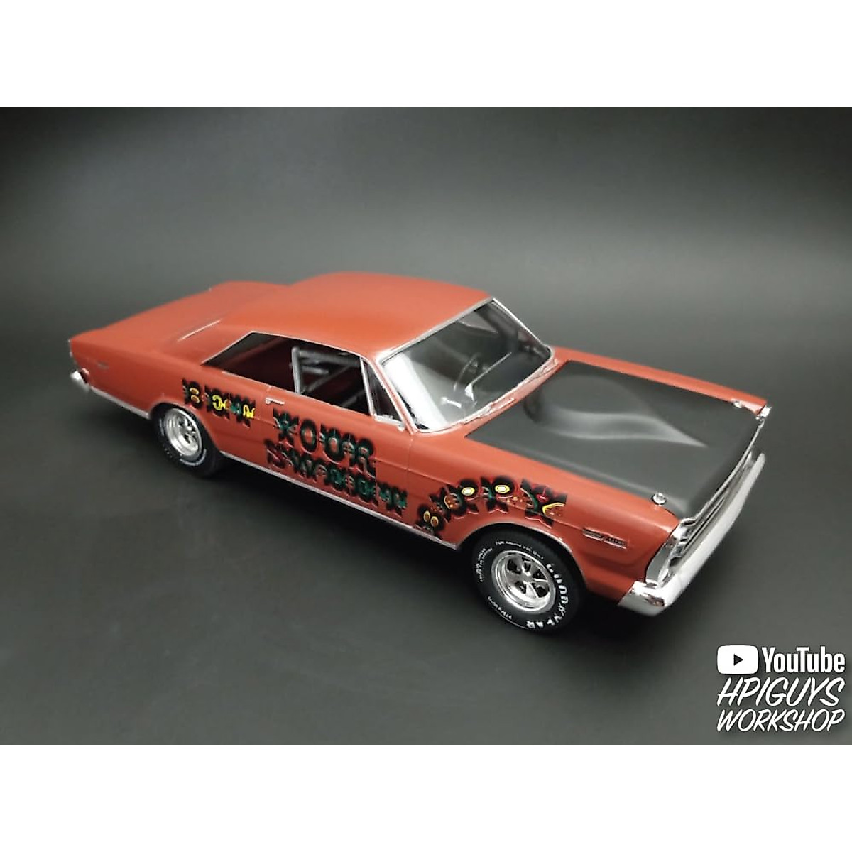 AMT 1966 Ford Galaxie Sweet Bippy 1:25 Scale Model Kit