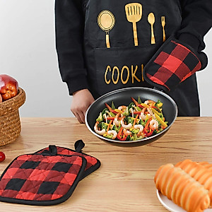 6 Pieces 100% Classic Check Pattern Potholder ， Heat Resistant with Pocket for Easy Grip. (Red Plaid)