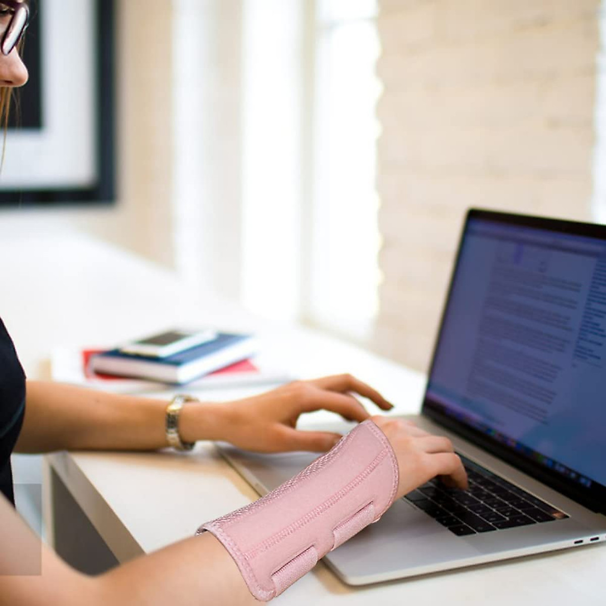 HYCOPROT Wrist Brace Night Wrist Sleep Support Splint Compression Sleeve Adjustable Straps for Wrist Pain Relief, Carpal Tunnel, Arthritis, Tendonitis, Fitness (Pink, S/M-Right Hand (Pack of 1))