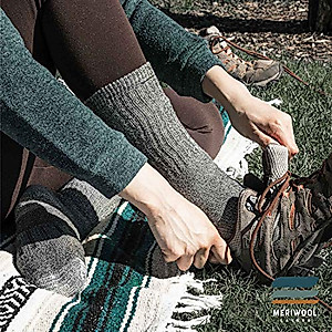 MERIWOOL Merino Wool Hiking Socks for Men and Women – 3 Pairs Midweight Cushioned – Warm n Breathable