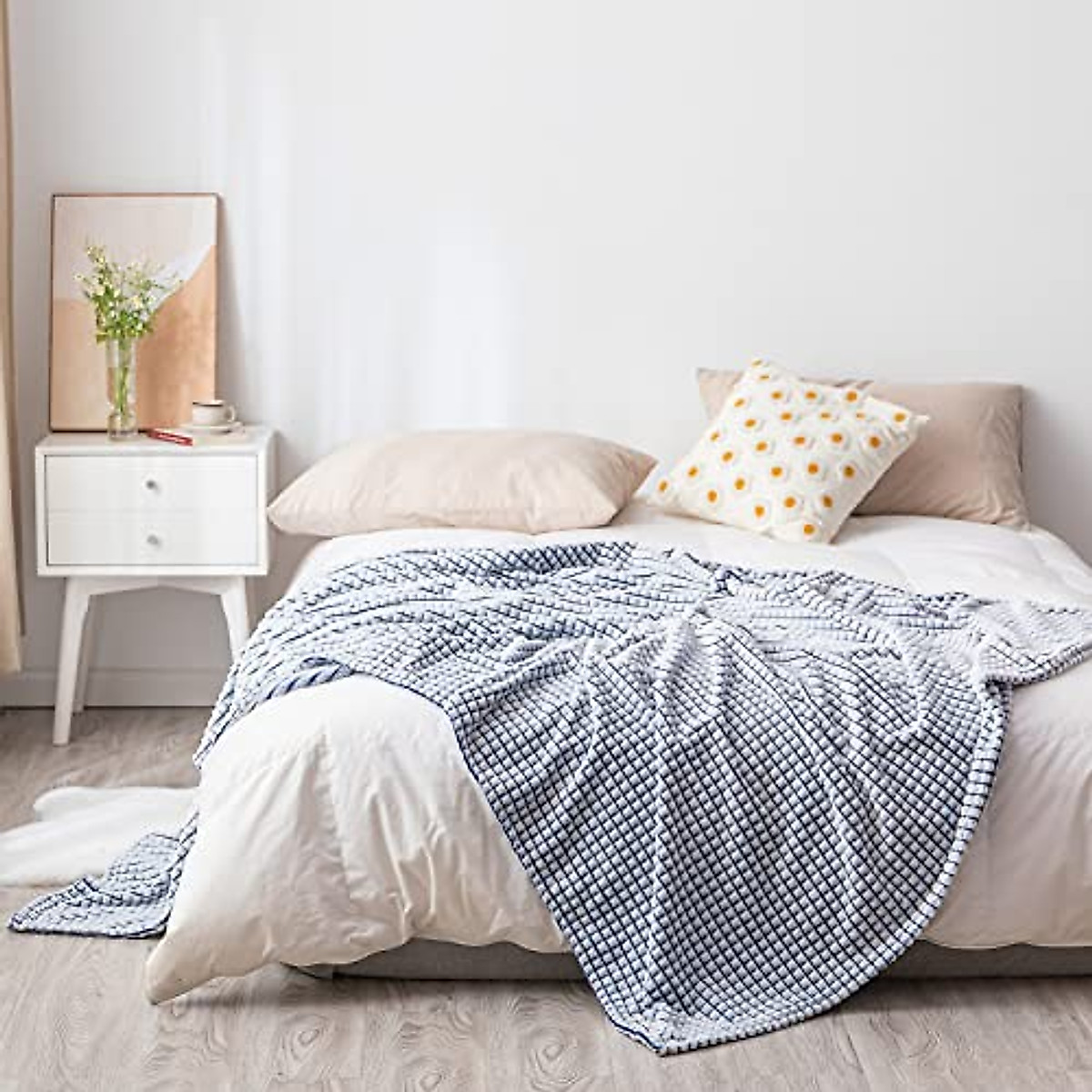 LOMAO Flannel Blanket Throw Blanket Soft Warm Fleece Blanket Lightweight Blanket with Grid Pattern for Couch Sofa Bed Chair Home Decor (Navy+Flannel, 51"x63")