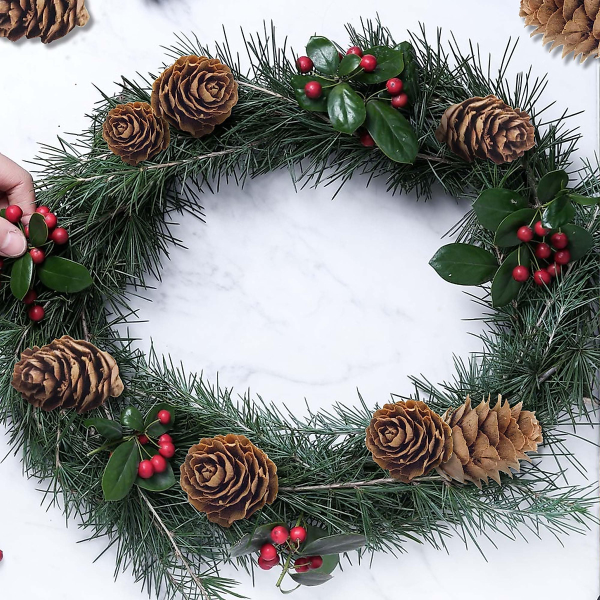 Deloky 150 PCS Christmas Natural Mini Pine Cones- 2CM Thanksgiving Small Pinecones Ornaments Vase Fillers for DIY Crafts, Home Decorations,Fall and Christmas,Wedding Decor