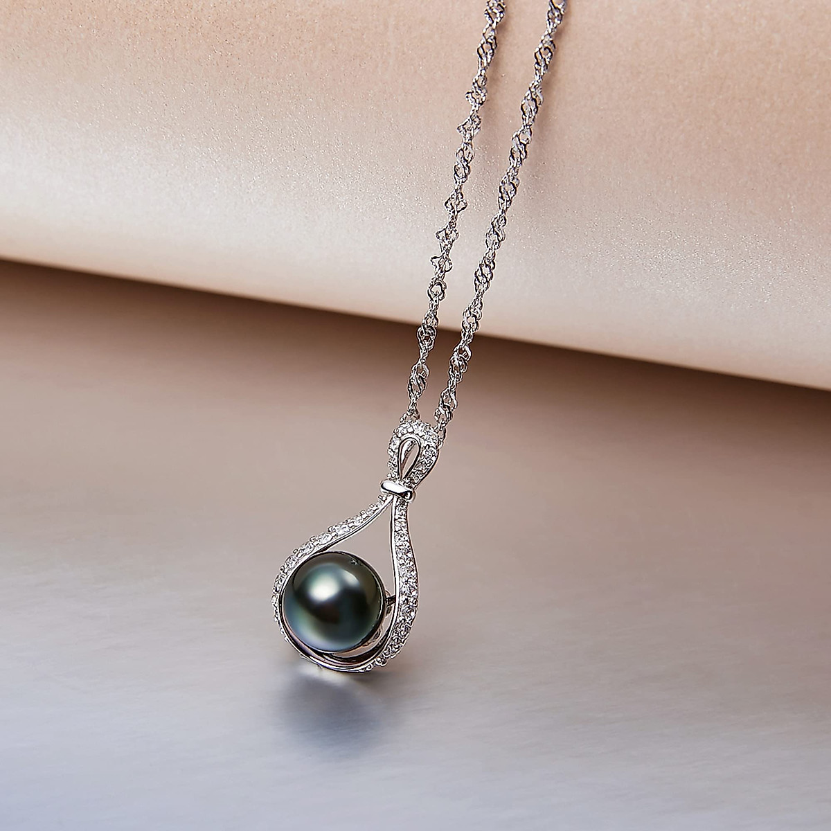 Red Lychee South Sea Cultured Black Pearl Necklace for Women 9-10 mm Round AAAA Quality Genuine Tahitian Pearl Pendant Necklaces Gift for Wife Mom Daughter