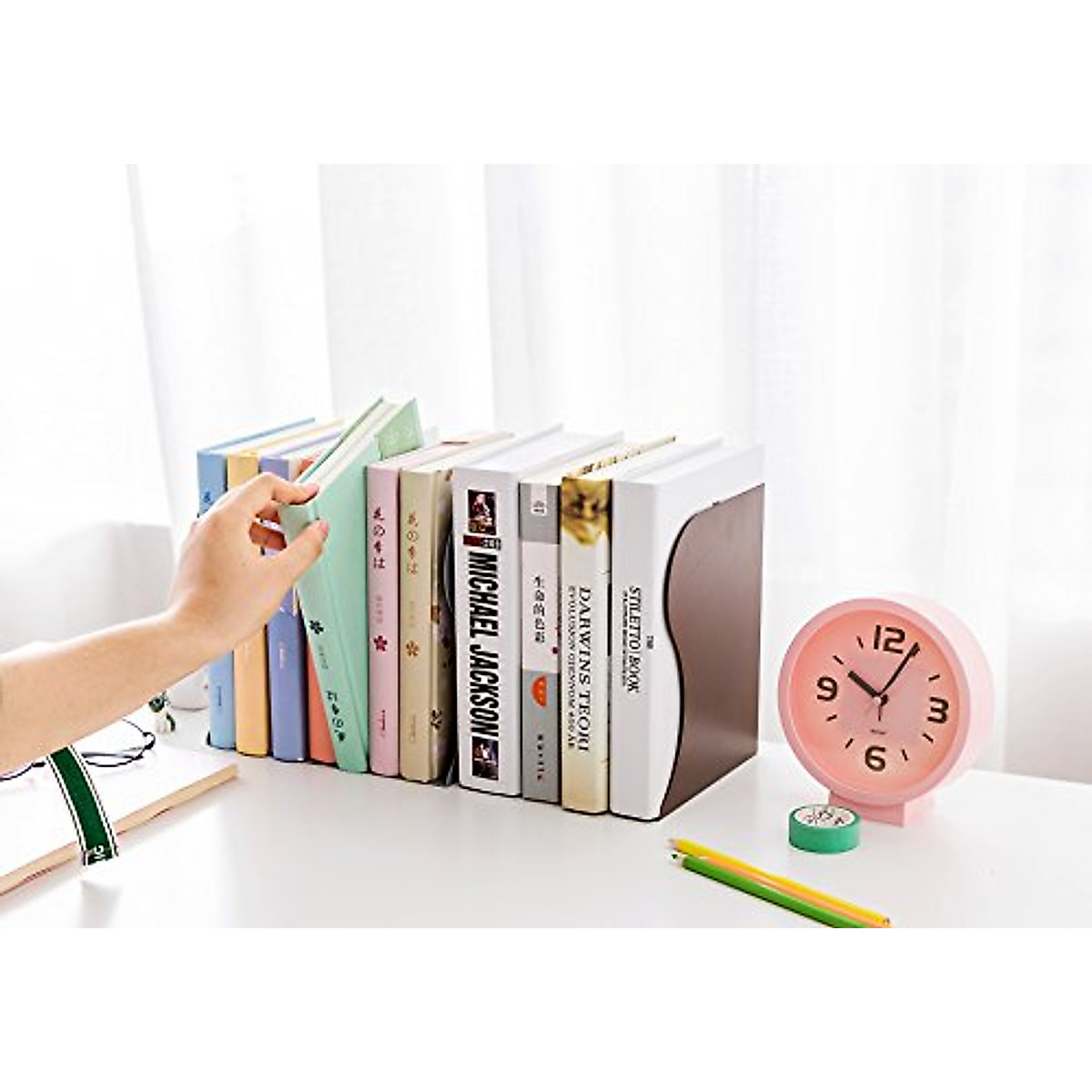 JIARI Simple Nature Style Brown Decorative Metal Iron Bookends Holder Stand Desk Nonskid Adjustable Bookend (Brown)