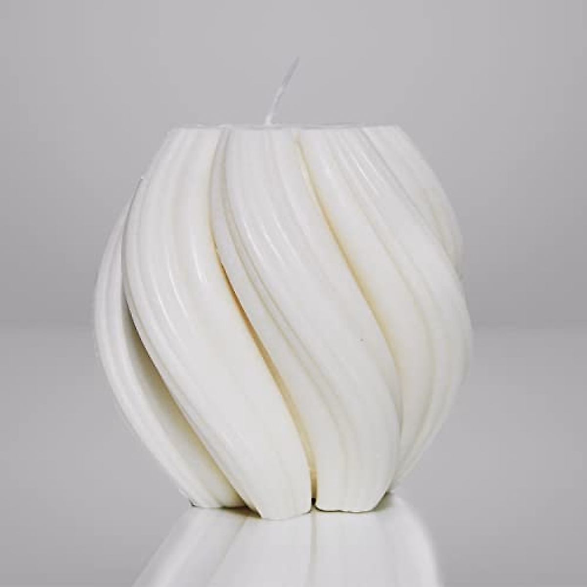 LUXANNA Large Decorative Scented Spiral Twirl Candle (White) - Handmade Aesthetic Candle for Home Decor - Minimalist Soy Wax Scented Candles Ideal Gift for Mother's Day, Birthday, Wedding, etc.