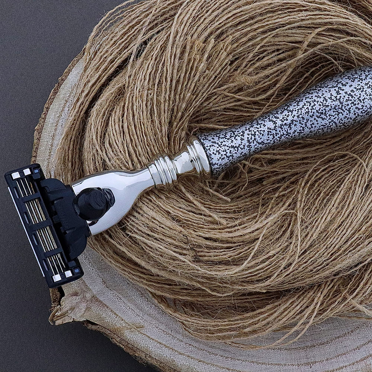 Haryali London 3 Edge Shaving Razor Handmade Silver Antique Design Handle Beard and Mustache Safety Razor For Men Perfect Shave