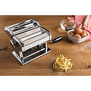 MARCATO Atlas 150 Pasta Machine, Made in Italy, Includes Cutter, Hand Crank, and Instructions, 150 mm, Stainless Steel