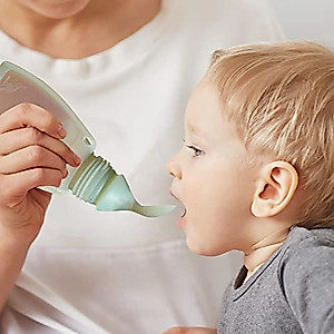 KAANG Silicone Baby Food Pouches Refillable 5oz 2 Pack, Reusable Food Pouches for Baby Food Storage with Spoon Feeder for Toddlers and Babies, Make Homemade Organic Food (Green)