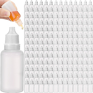 Umigy 200 Pcs Dropper Bottles Empty Eye Dropper Bottle Small Liquid Plastic Container Portable Squeezable Eye Liquid Dropper with Caps and Plug for Oil, Eye Liquid Storage (20 ml)