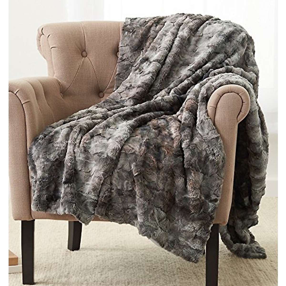 Amazon Brand – Pinzon Faux Fur Throw Blanket - 63 x 87 Inch, Frost gray