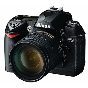 Nikon D70s with Nikon AF 28-80MM w/Bag