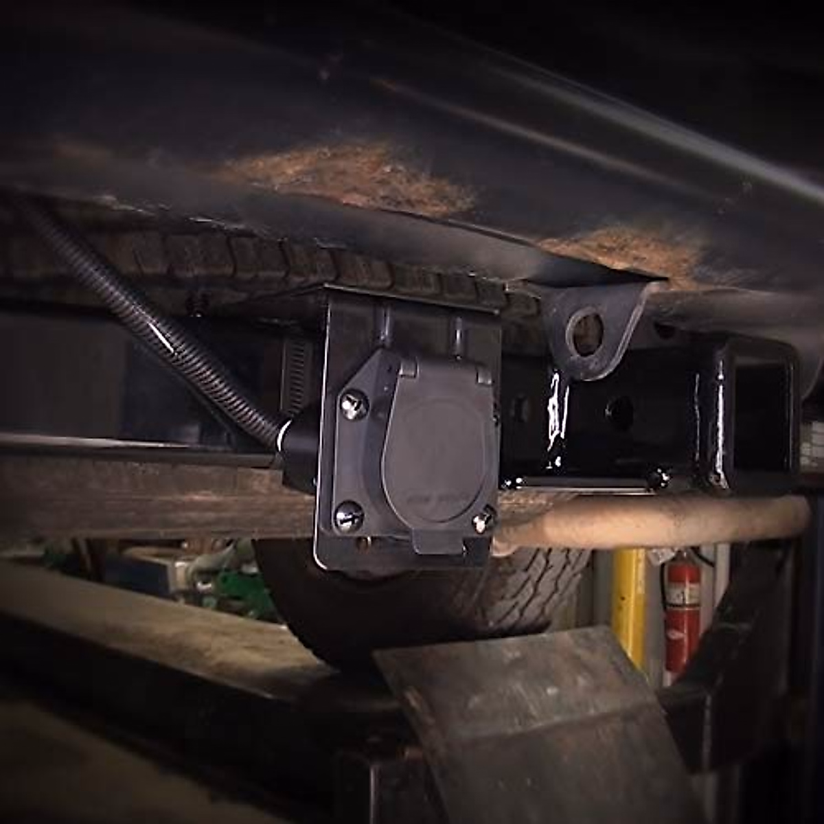 SnowyFox 4 Flat to 7 Way Round Trailer Light Adapter Plug 6-24V for Trailer RV Boat Car with Mounting Bracket