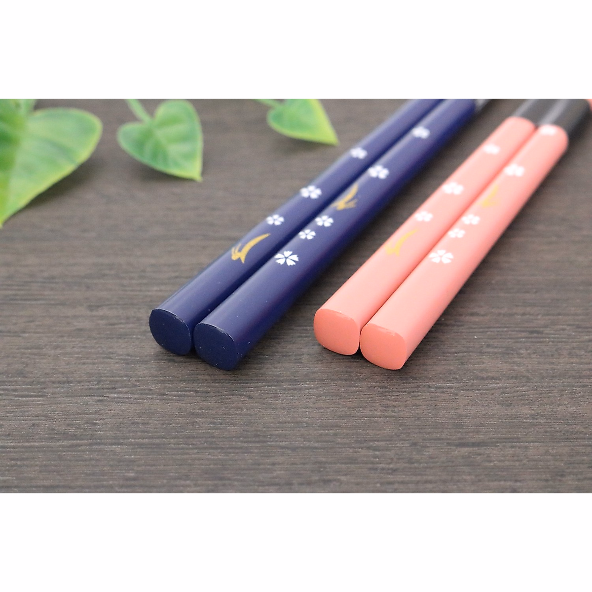 Ishida Chopsticks, Made in Japan, Black/Pink, Product Size: Chopsticks: 9.1 inches (23 cm), 8.3 inches (21 cm), Chopsticks Rest: 1.8 x 1.0 x 0.2 inches (4.5 x 2.5 x 0.7 cm)