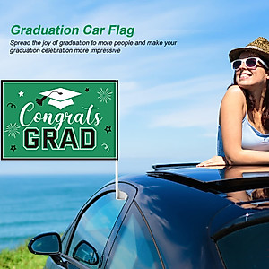 40 Pieces Graduation Party Decorations 2022 Graduation Parade Car Supplies Kit Congratulations Grad Car Banner with Rope, Graduation Car Flag, Hanging Swirls and Latex Balloons (Green)