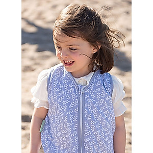 molis & co. Toddler Sleep Sack with Feet, 18-24 Months. 0.5 TOG Lightweight Baby Sleeping Bag with Legs. Unisex Leafprint. Cotton Toddler Wearable Blanket