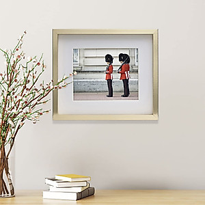 Mikasa Gold Gallery Frame-11 x 14 Matted to 8 x 10