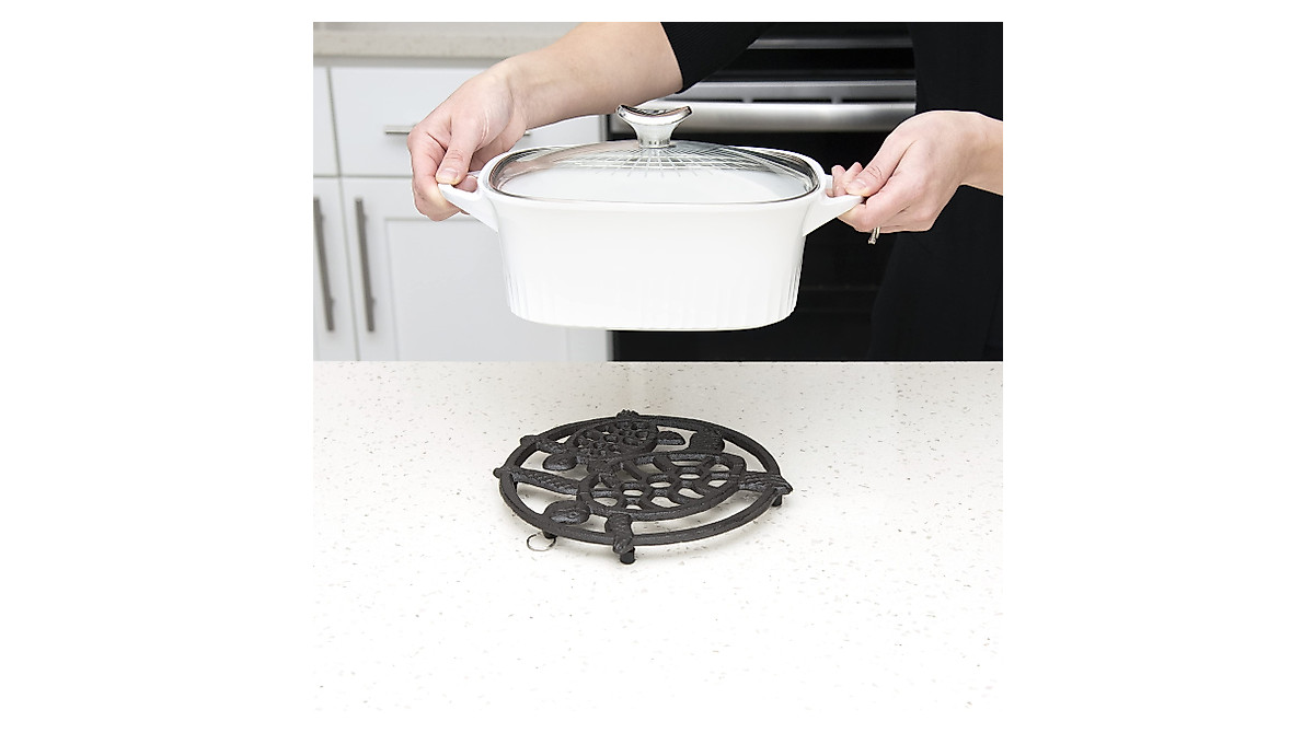 gasaré Cast Iron Trivet - Decorative & Functional