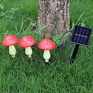 AUSAYE Solar Mushroom Lights, Garden Outdoor Decor Stuff, 8 Modes Waterproof Mushroom Night Light for Garden Pathway Landscape Yard Easter Pathway Halloween Xmas Decorations 3 Mushrooms Red