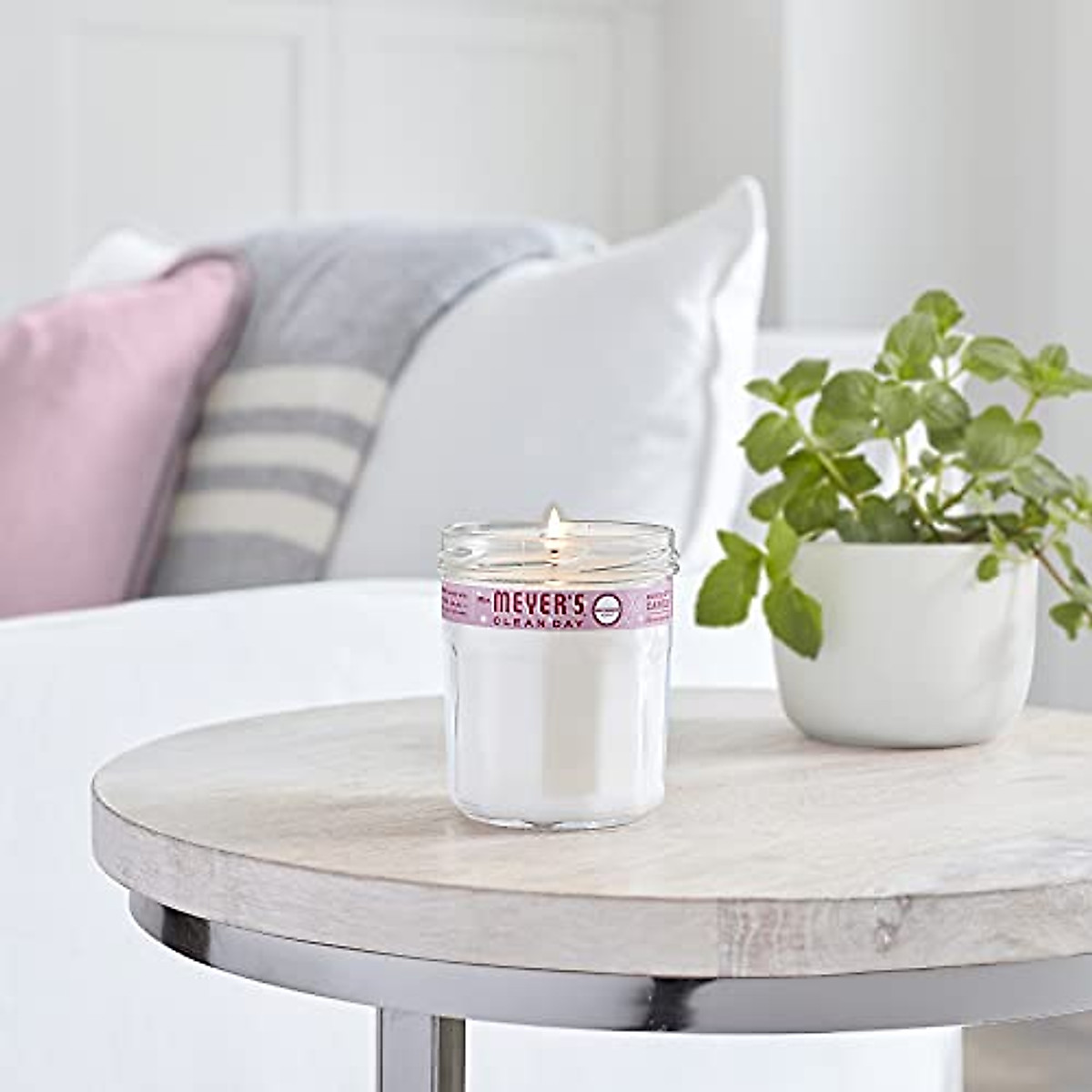 Mrs. Meyer's Soy Aromatherapy Candle, 35 Hour Burn Time, Made with Soy Wax and Essential Oils, Peppermint, 7.2 oz