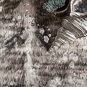 nuLOOM Bravo Spotted Faux Cowhide Area Rug, 5' 9" x 7' 7", Grey