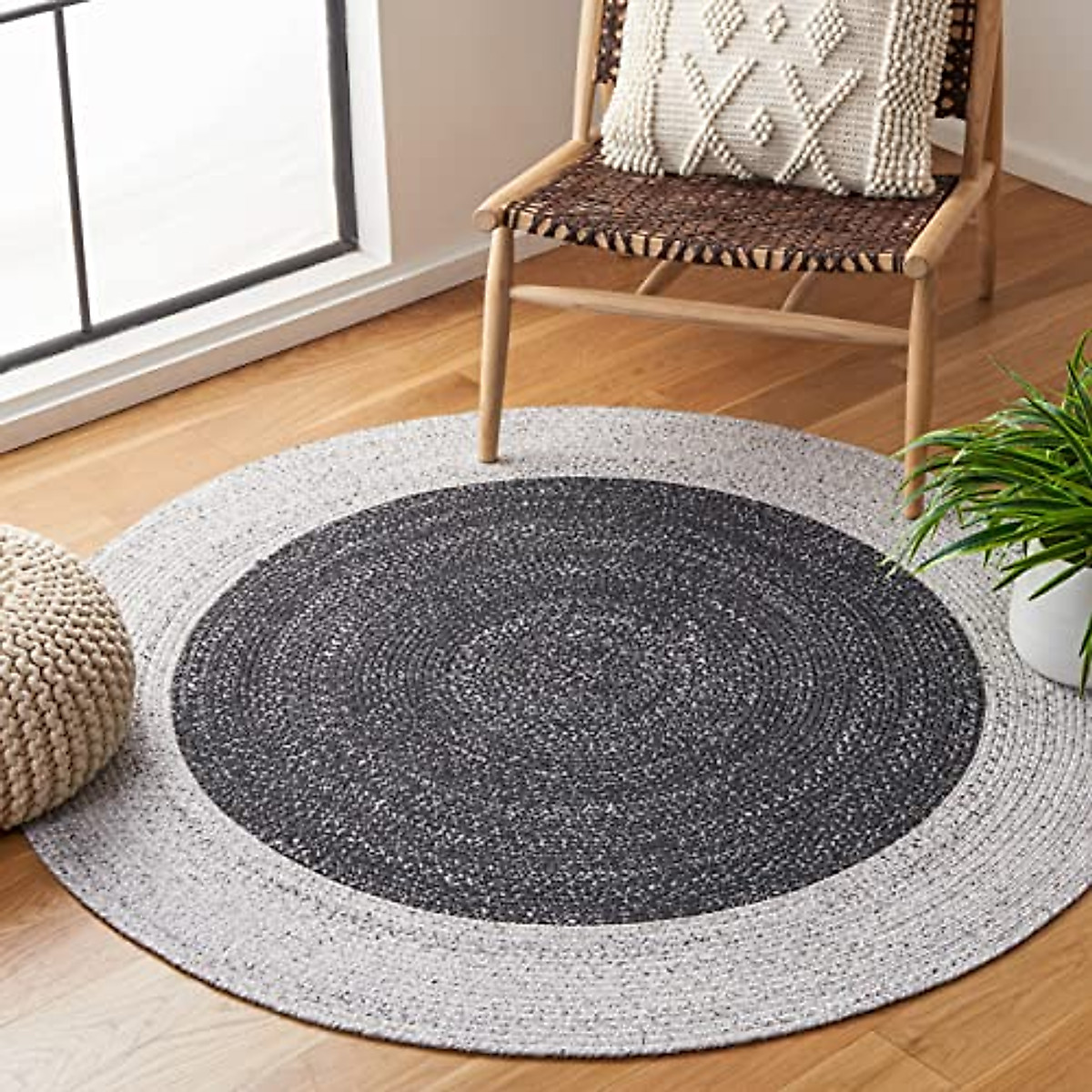 Safavieh Braided Collection 4' x 4' Round Black/Light Grey BRD803F Handmade Country Farmhouse Area Rug