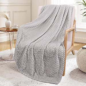 Exclusivo Mezcla Light Grey Fleece Throw Blanket for Couch and Bed, 50x70 Inches Soft Cozy 3D Decorative Jacquard Flannel Blankets, Lightweight Fuzzy Plush Warm Throws for All Seasons