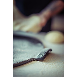 Emile Henry 2-Piece Pizza Set | Charcoal