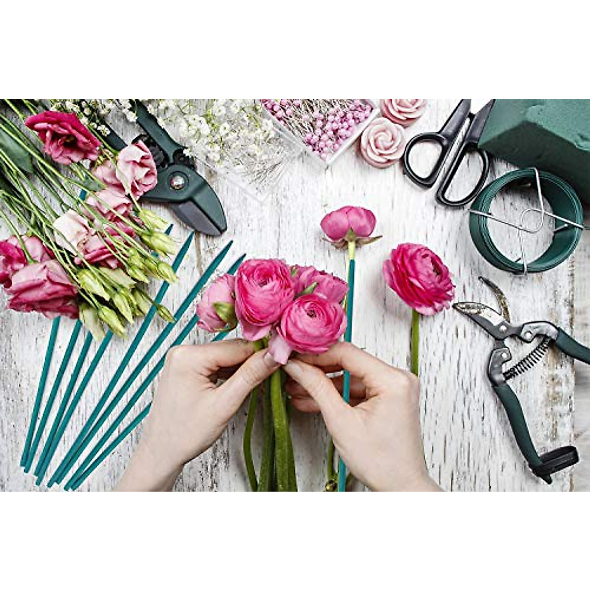 Garden Wood Plant Stakes Green Bamboo Sticks,HAINANSTRY Sturdy Floral Plant Support Stakes Wooden,Wooden Sign Posting Garden Sticks(25 Pack 18 Inches)