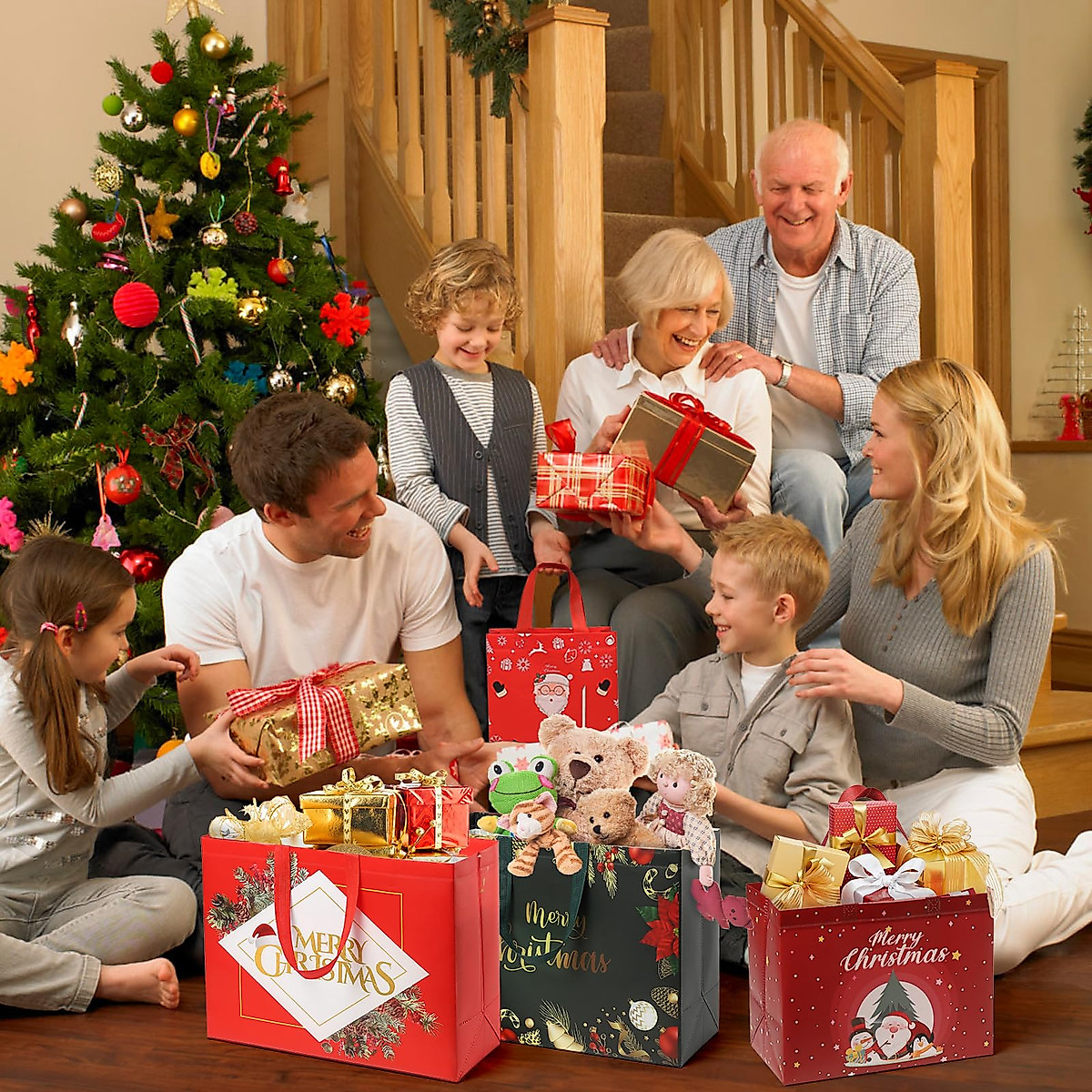 YANGTE 20 Pack Christmas Gift Bags Assorted Sizes With Handle, Non-Woven Christmas Tote Bags for Gifts Wrapping (4 Extra Large, 8 Large, 8 Medium)