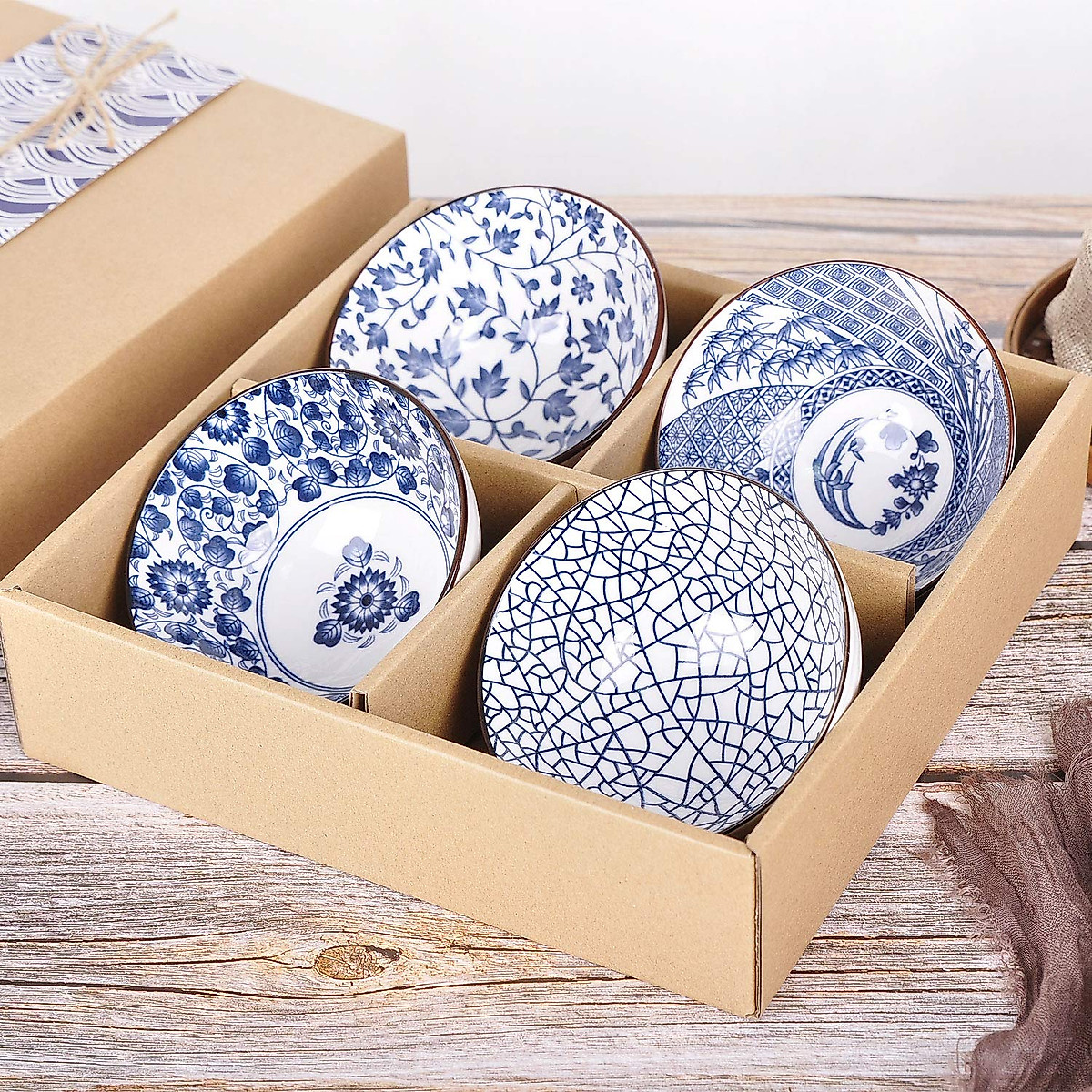 VanEnjoy Set of 4 Japanese Style Ceramic Rice Bowl with Gift Box,Blue and White Pattern Bowls Set,Underglazed Dinnerware, For Dessert Snack Cereal Soup Portion Control Bowl