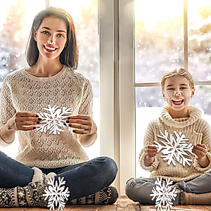 Tuanse Winter Wooden Snowflake Decorations 3D Snowflake Tabletop Decor Farmhouse Standing Table Sign Snowflake Centerpiece for Winter Party Porch Wall Fireplace Tray, White(5 Pieces)