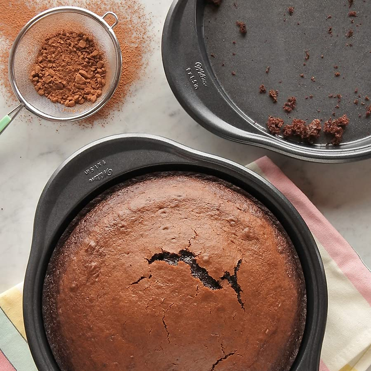 Wilton Advance Select 9 Inch Round Cake Pan; Made without PFAS, Extended Handles, Anti-Warping, Non-Stick Baking Pan With DuraLast™ Silicone-Infused Coating (Steel)