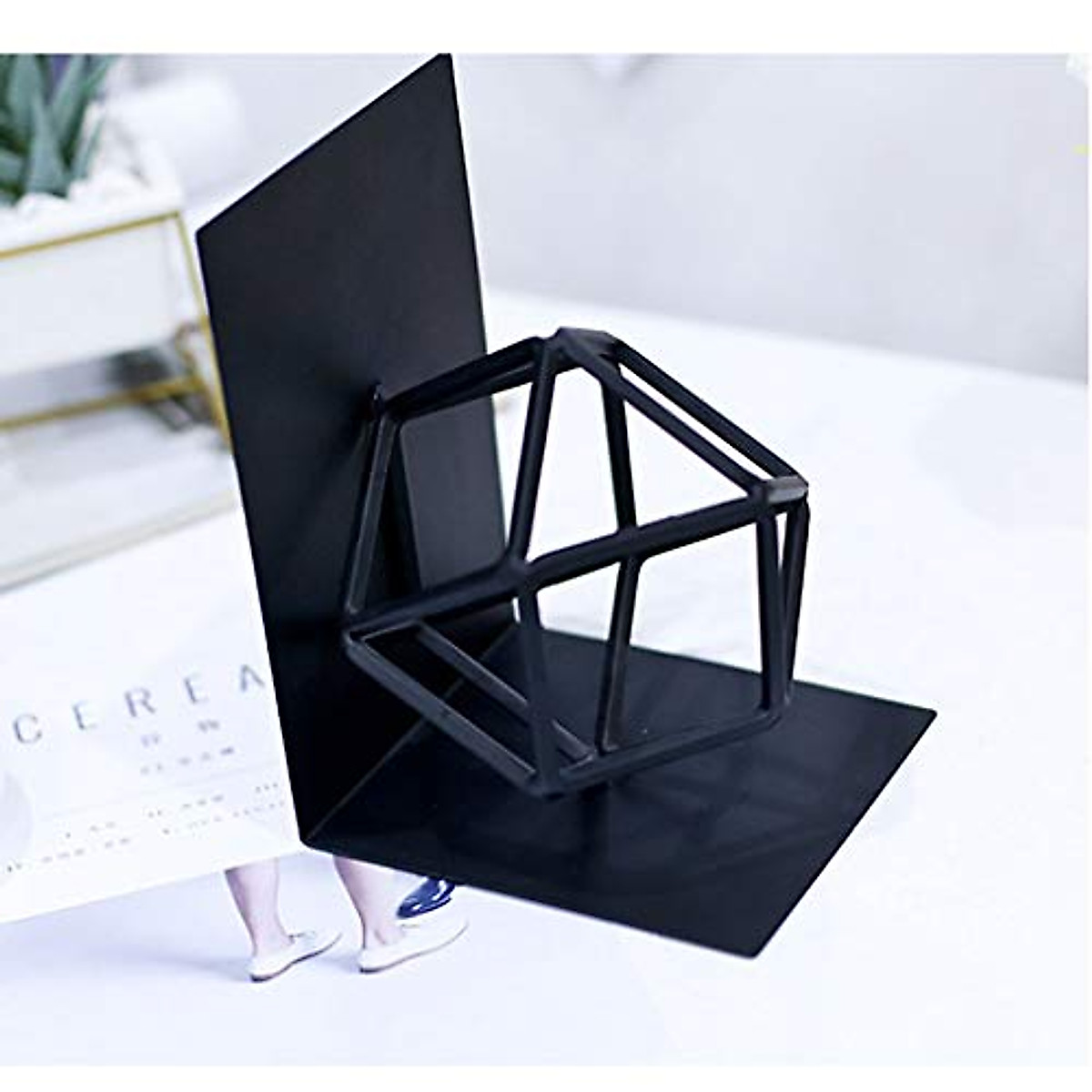 Bookends Creative Fashion Metal Bookends Black Geometry Shape Book Stand Home Office Decoration Desk Organizer Book Shelf Holder Book Ends (Color : Black)