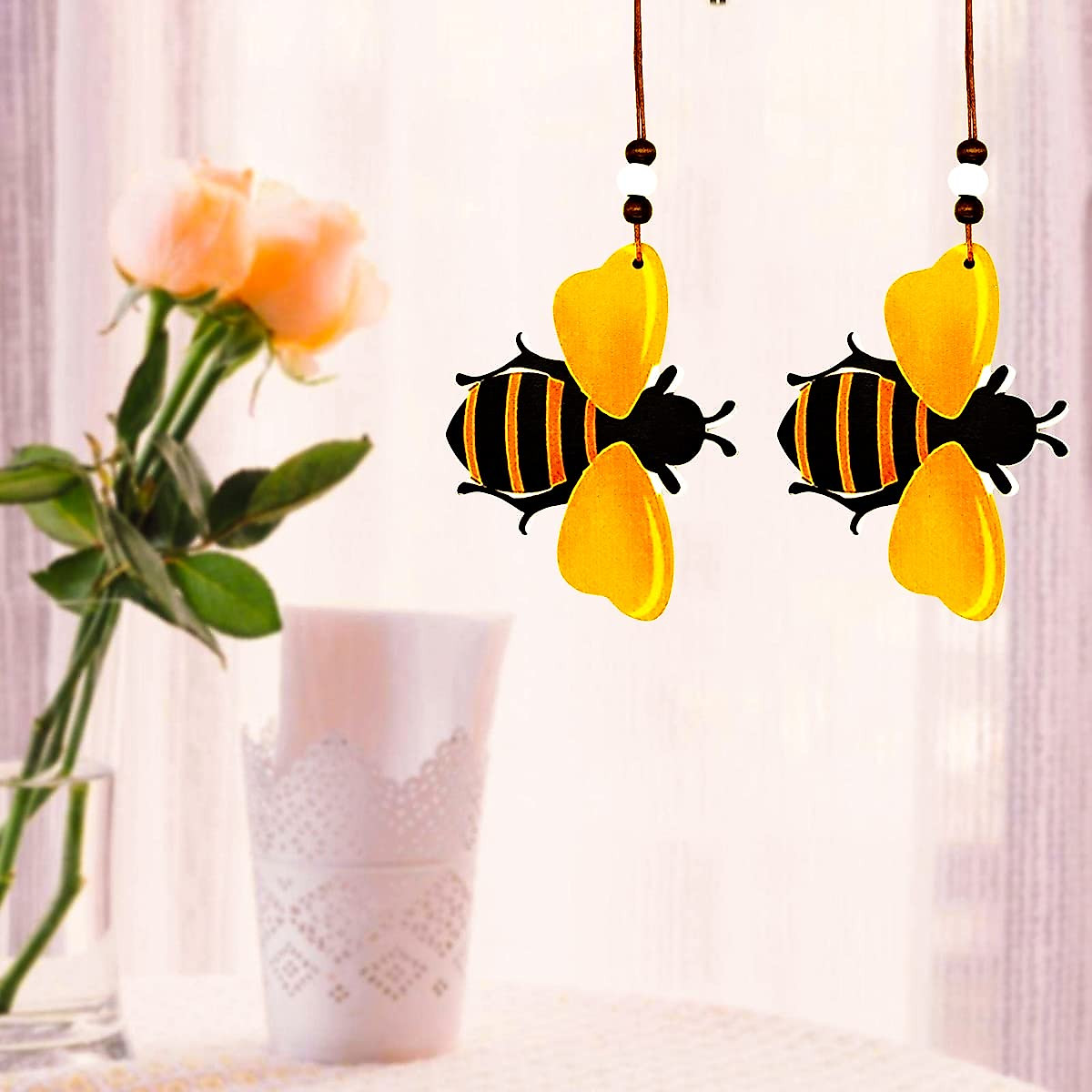 Bee Ornaments Wooden Bumble Bees Cutouts Decorations for Tree Tree Tray Wreath Christmas Festival Bee Sign Art Crafts Home Hanging Decor, 3 PCS