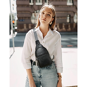 Shrrie Small Sling Bag for Women Fanny Pack Crossbody Bags for Women Trendy,Chest Bag for Women Men for Travel