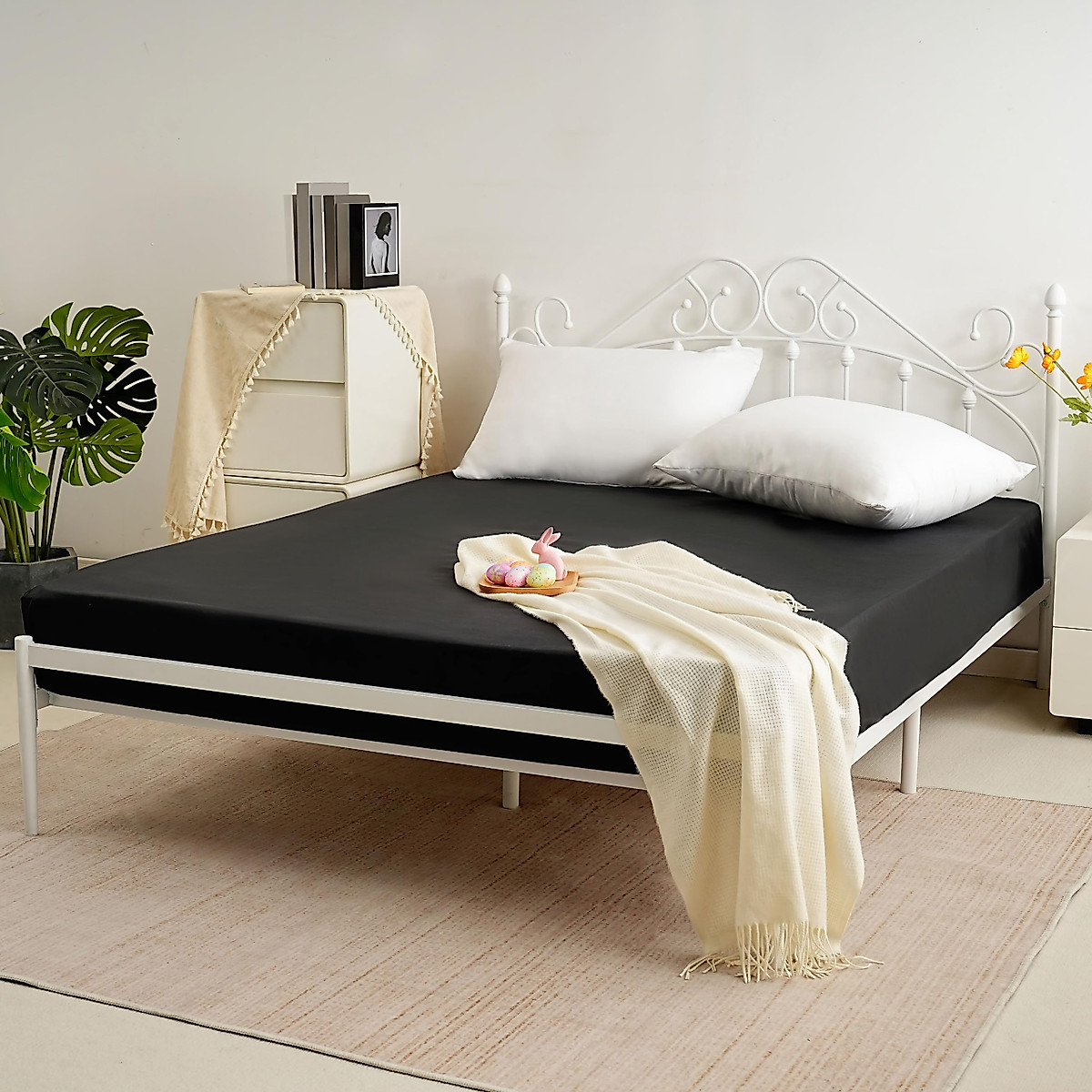 AYASW Fitted Sheet Only Full Size Deep Pocket 16 Inches Soft and Cozy Bed Bottom Sheet 1 Piece 1800 Double Brushed Microfiber Wrinkle Fade Resistant Easy Care Stable Black Holiday Decor