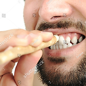 Groomarang Miswak Natures Own Toothbrush Kit 2 Sticks Organic Teeth Whitener Eco Friendly from Salvadoran Persica Tree Roots