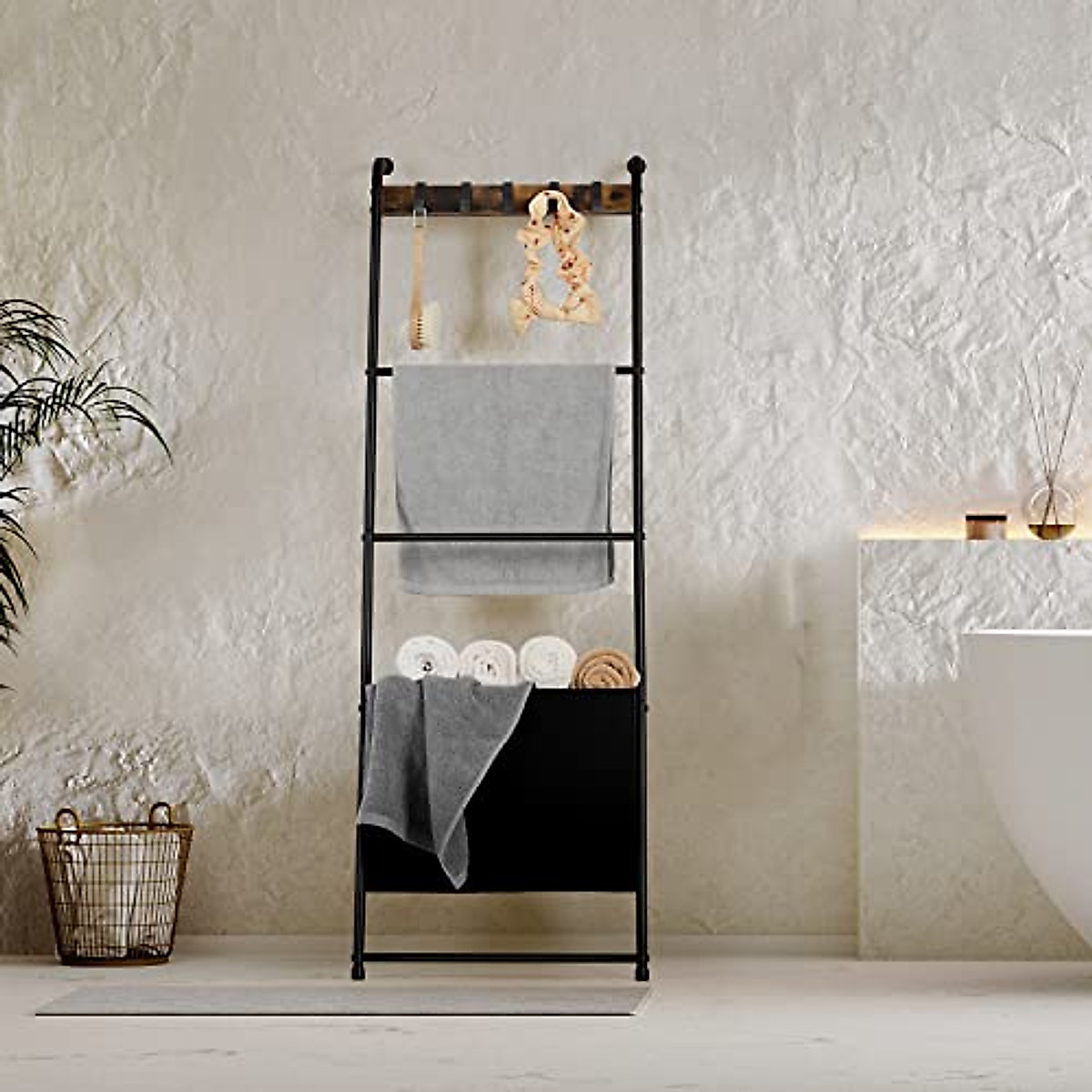 Metal Blanket Ladder Towel Rack Bathroom Towel Holder Wall Leaning Blanket Ladder with Storage Bin Decorative Ladder Rack for Pool Drying Bar for Towels Quilt Storage Organizer with Hooks, Black