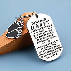 New Dad to Be Gifts Keychain Pregnancy Baby Announcement Gifts for Dad Men First Time Father's Day Gifts Soon to Be Daddy Gifts for Him First Time Dads Moms Gifts for Husband from New Mommy Wife
