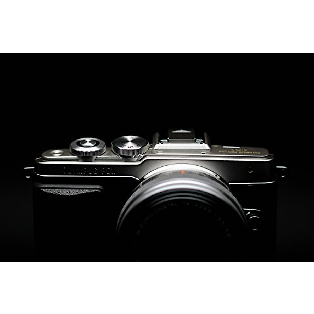 Olympus E-PL7 16MP Mirrorless Digital Camera with 3-Inch LCD with 14-42mm EZ Lens (Silver) - International Version