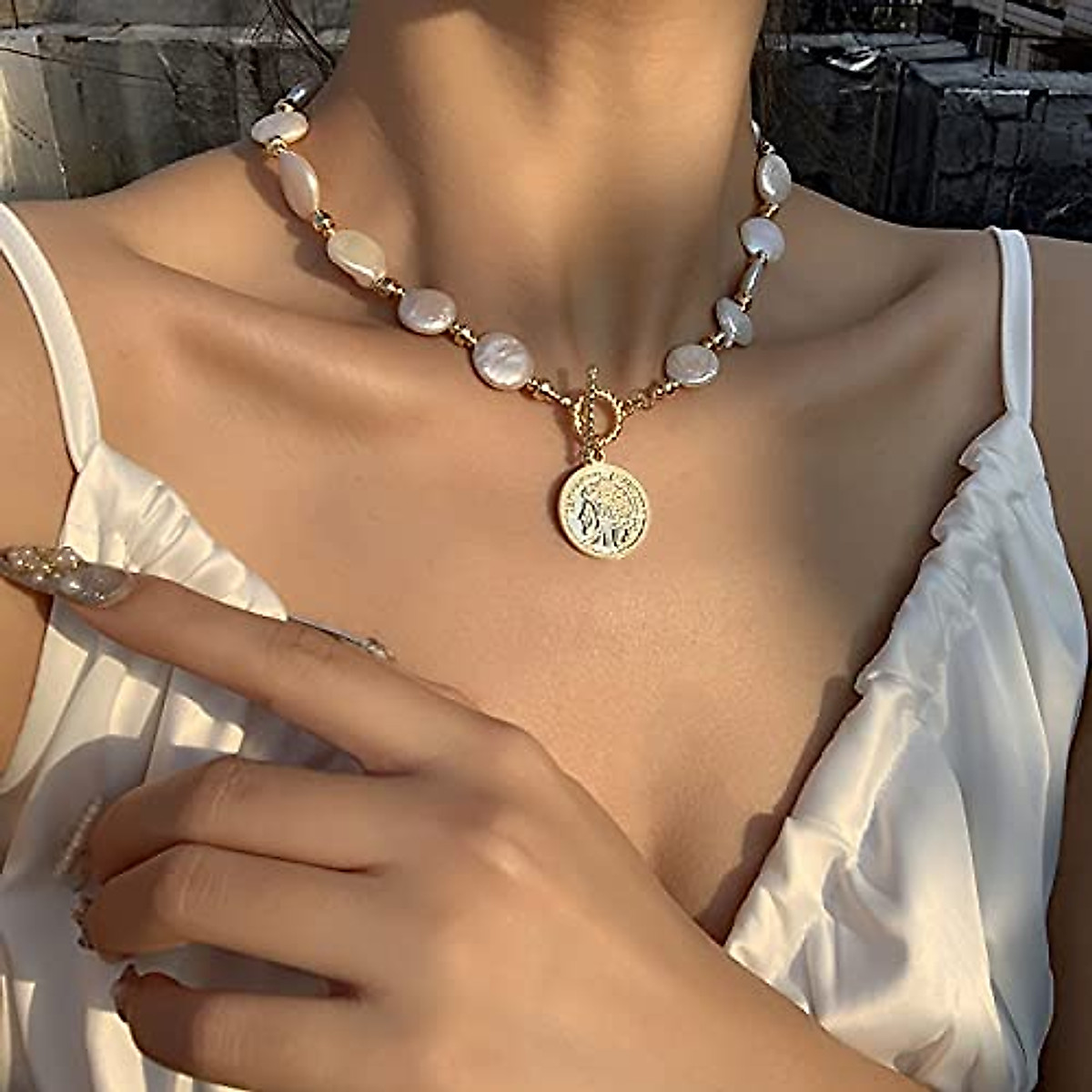 Y2K Pearl Choker Necklace Baroque Cultured Handpicked Pearl 18K Gold Plated Bead Ball Chain Coin Charm Pendant Vintage Jewelry Gifts for Women Men
