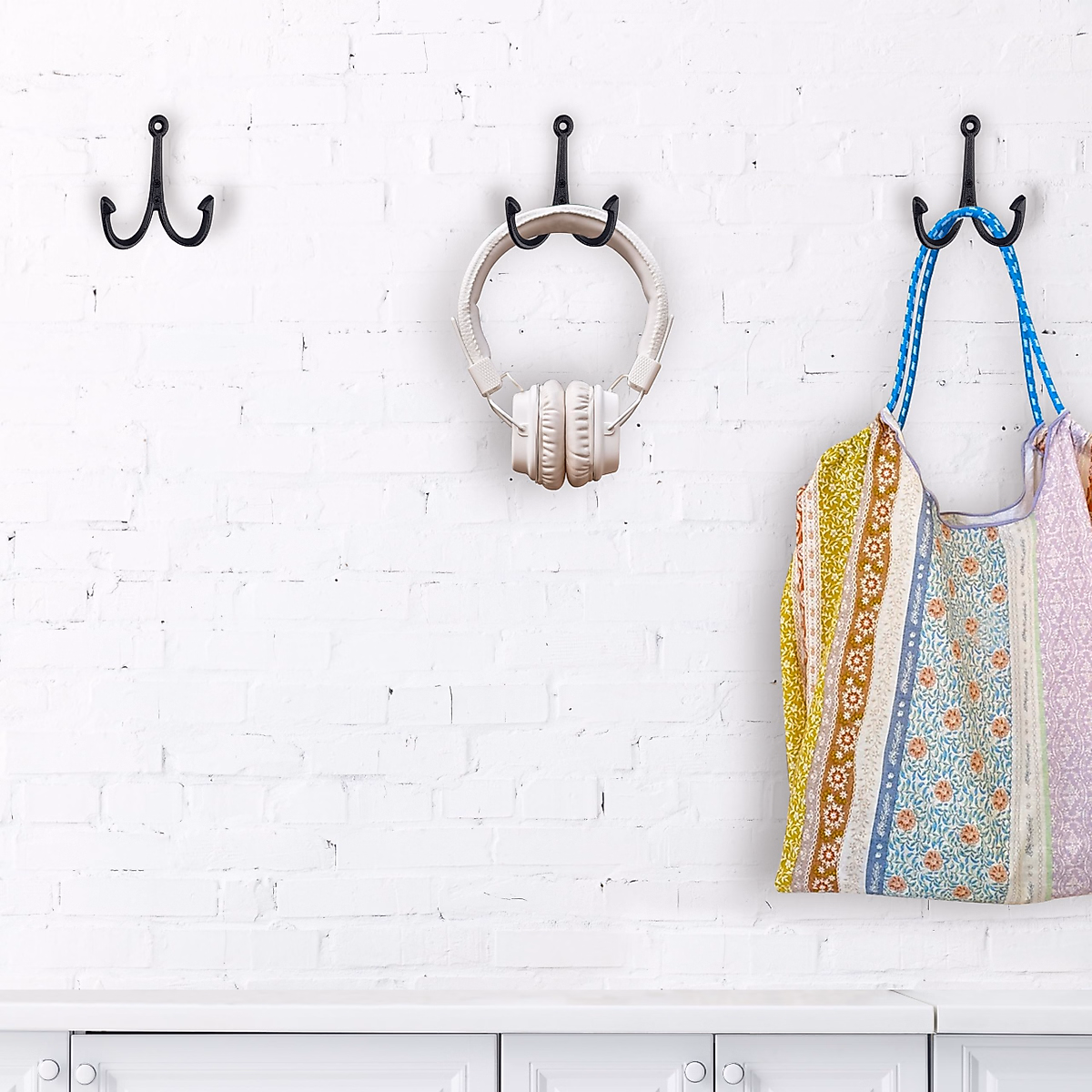 HomeHand Nautical Anchor Cast Iron Black Wall Hook Coat Hooks Bathroom Towel Keys Hooks Screws Included (3 PCS)