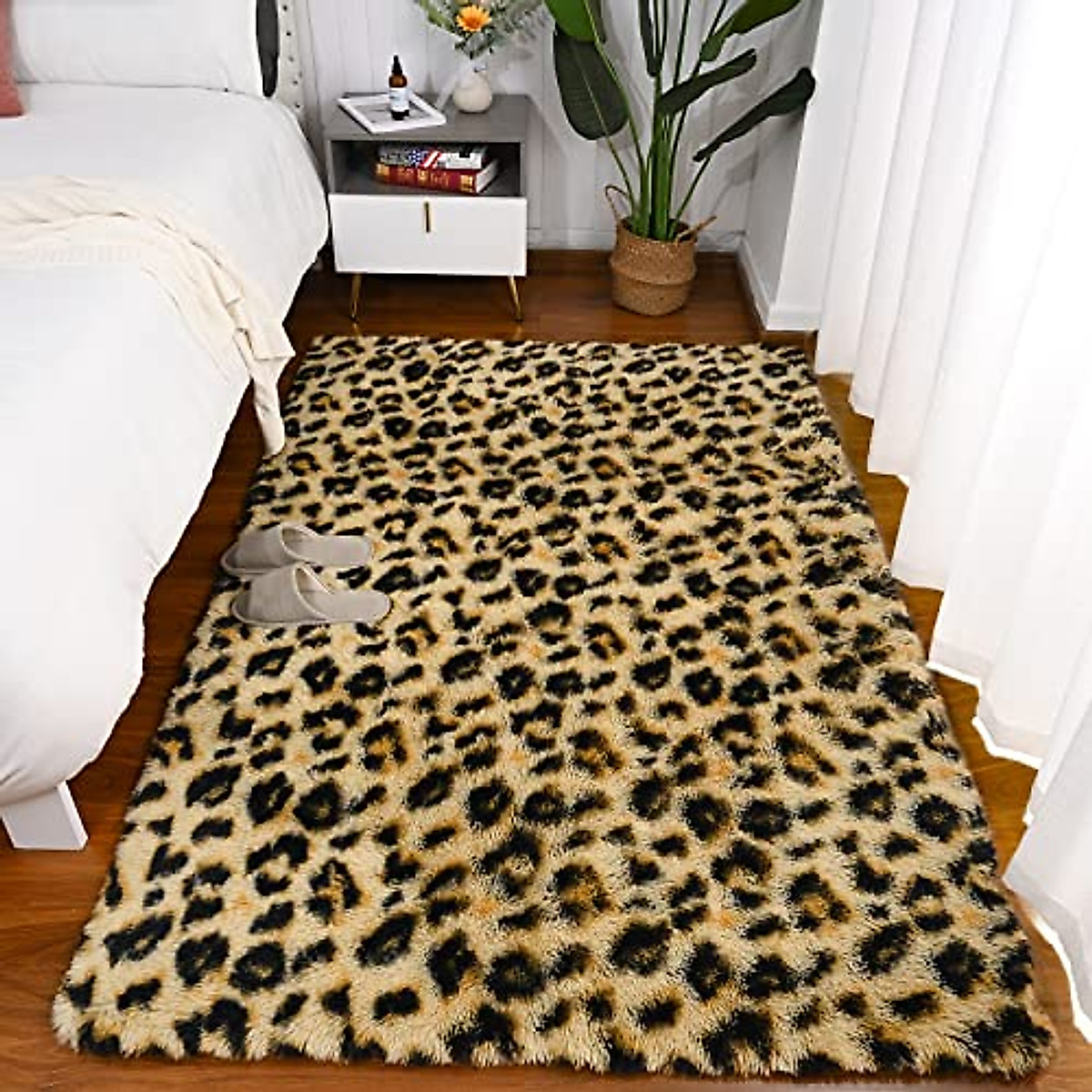 Amearea Fluffy Leopard Rug, Premium Cheetah Print Rugs, Soft Comfy Faux Fur Animal Print Carpet for Kids Room Bedroom, Living Room, Shaggy Teen Room Home Decor, Khaki 4x6 Feet