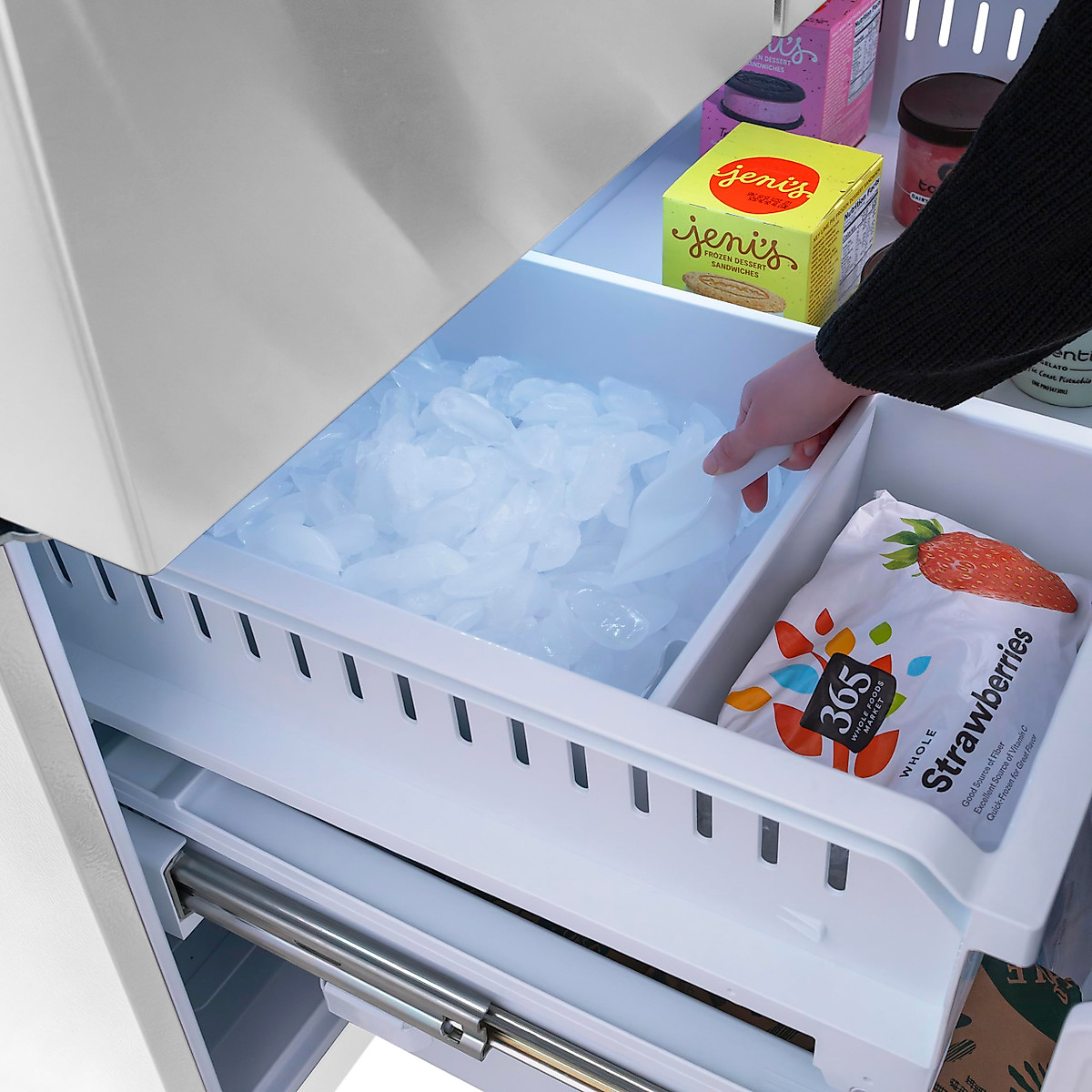 ZLINE 36 in. 28.9 cu. ft. Standard-Depth French Door External Water Dispenser Refrigerator with Dual Ice Maker in Fingerprint Resistant Stainless Steel and Polished Gold Traditional Handles