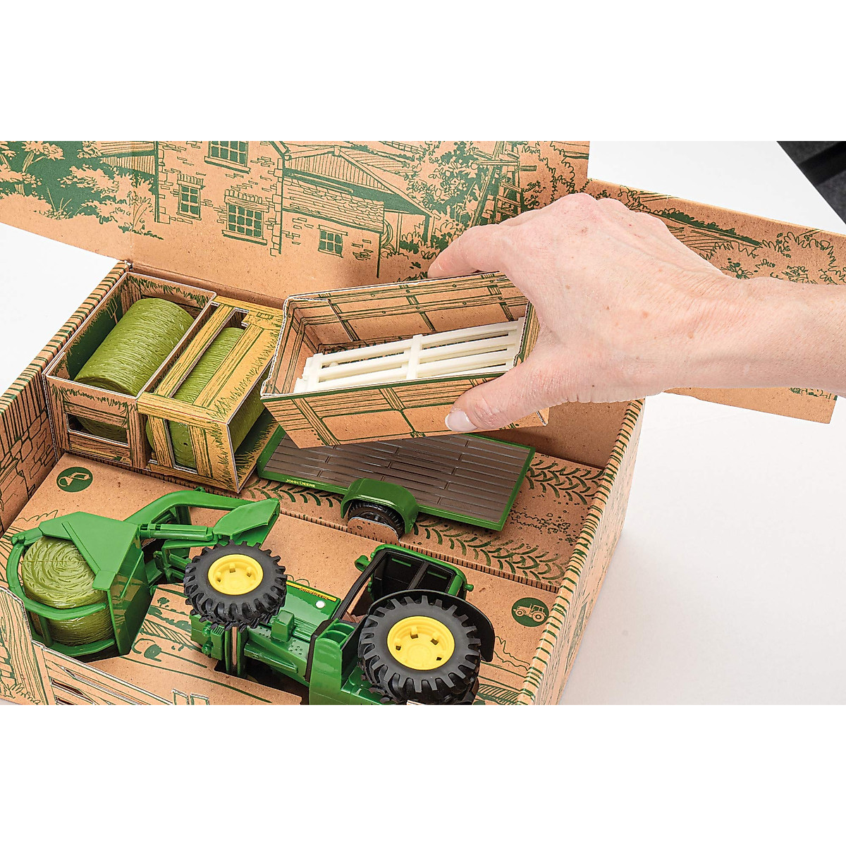Britains Farm in a Box, Farm Playset for Kids, Multicolor, 3 Years and Up