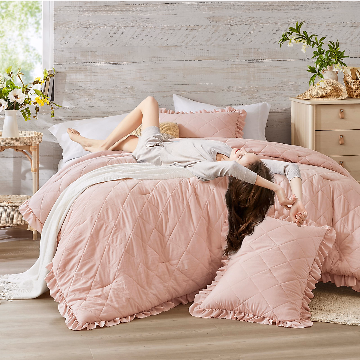 Degrees of Comfort Pink/Blush Ruffle Bedding Set, Shabby Chic Farmhouse Twin Size Comforter, Boho Fluffy Cozy Washed Microfiber Bed Sets for Girls, 3 Piece with Ruffled Pillow Shams