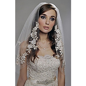 Pefantal Short 2 Tier Wedding Bridal Veils With Comb for brides Ivory Soft Lace Veils(21/29inch)
