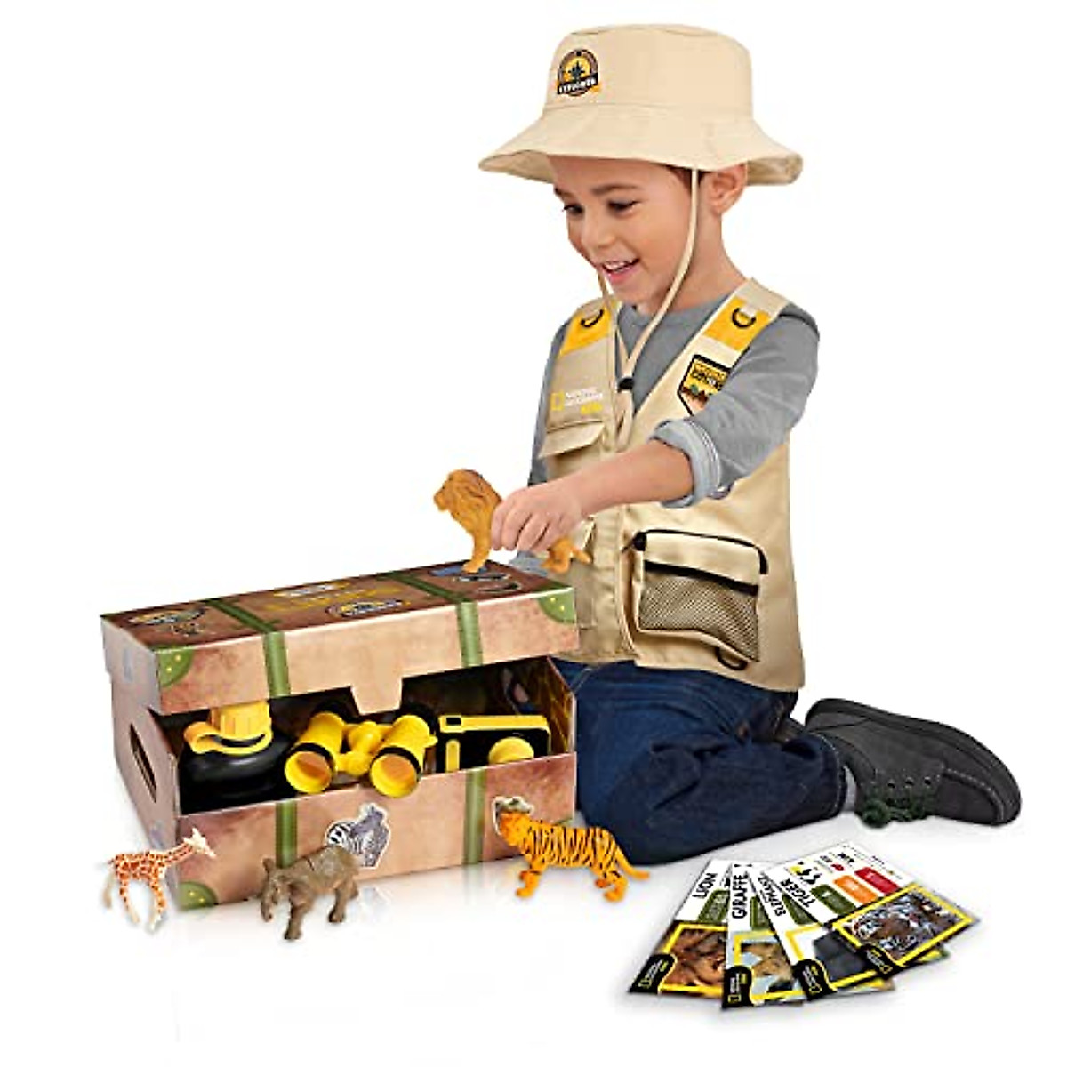 National Geographic Kids Safari Time Dress Up Trunk, 17 pieces, Kids Toys for Ages 3 Up, Amazon Exclusive