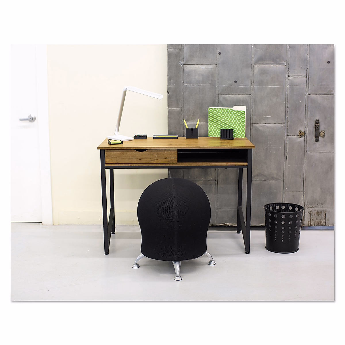 Safco 9717BL Onyx Round Mesh Wastebasket Steel Mesh 5gal Black